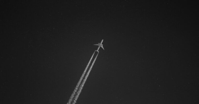 above the fray: Idiom Meaning and Origin - The Village Idiom