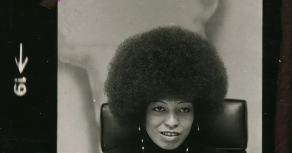 in the clear: Idiom Meaning and Origin - The Village Idiom