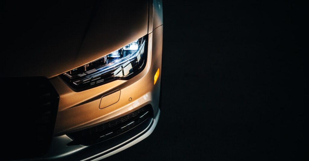 amber light: Idiom Meaning and Origin - The Village Idiom