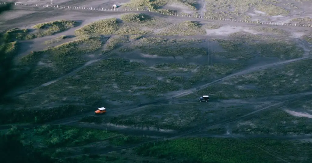 peel out: Idiom Meaning and Origin - The Village Idiom