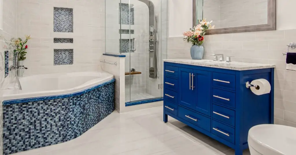 drop a log: Idiom Meaning and Origin - The Village Idiom