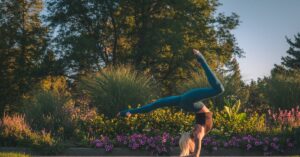 stretch the truth: Idiom Meaning and Origin - The Village Idiom