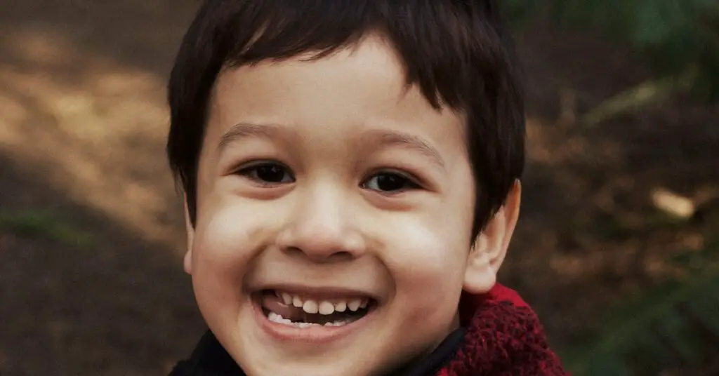 grit one's teeth: Idiom Meaning and Origin - The Village Idiom