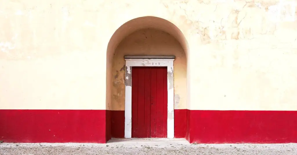 open-door policy: Idiom Meaning and Origin - The Village Idiom