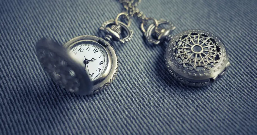 stall for time: Idiom Meaning and Origin - The Village Idiom