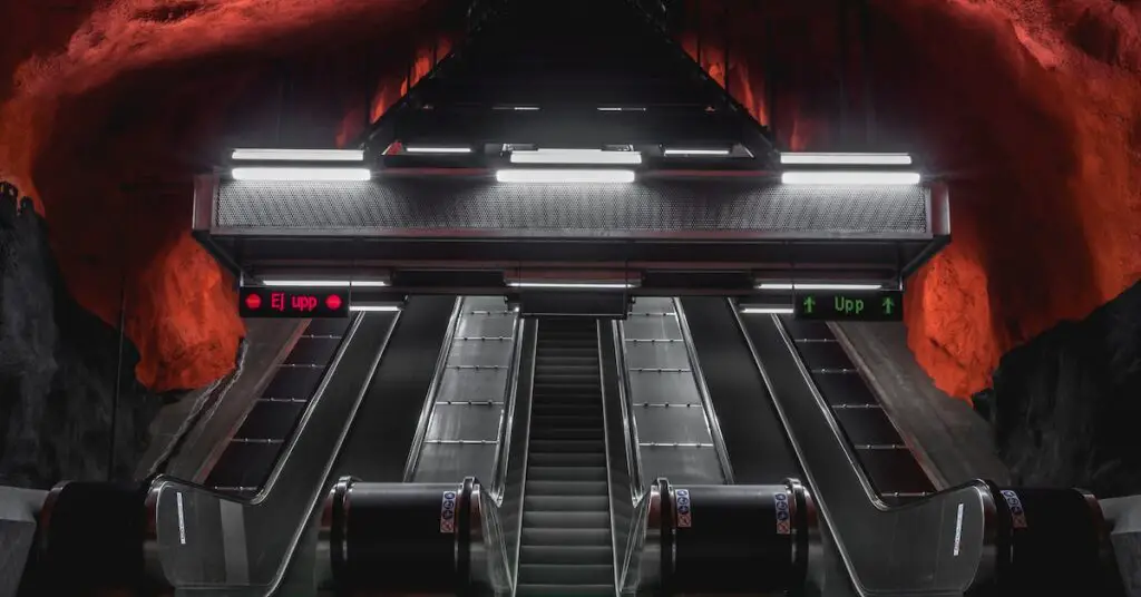 step over: Idiom Meaning and Origin - The Village Idiom