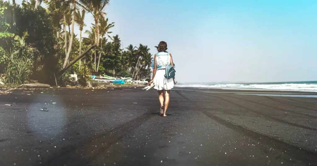 walk through: Idiom Meaning and Origin - The Village Idiom